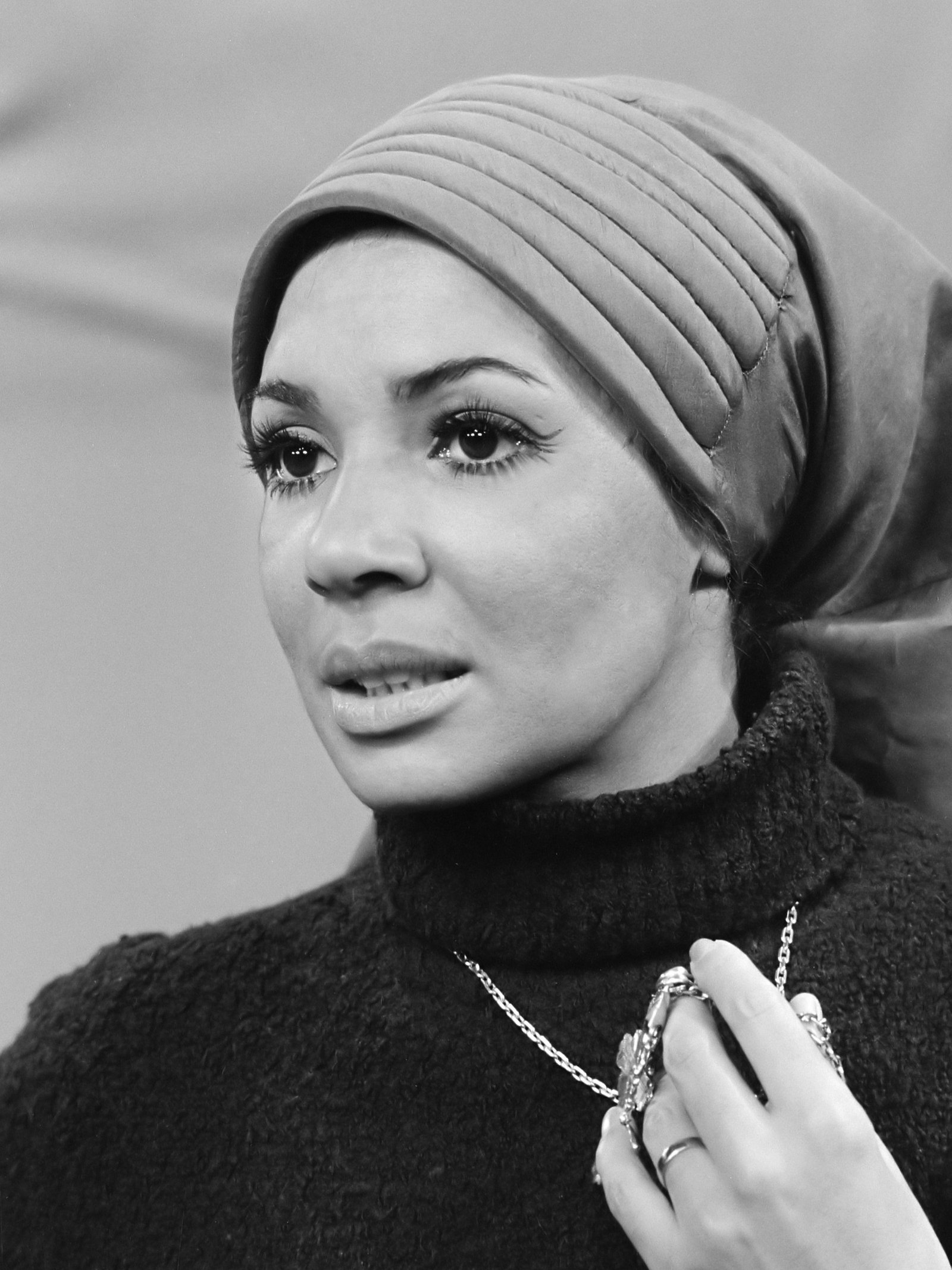 Shirley Bassey - Discover Wales
